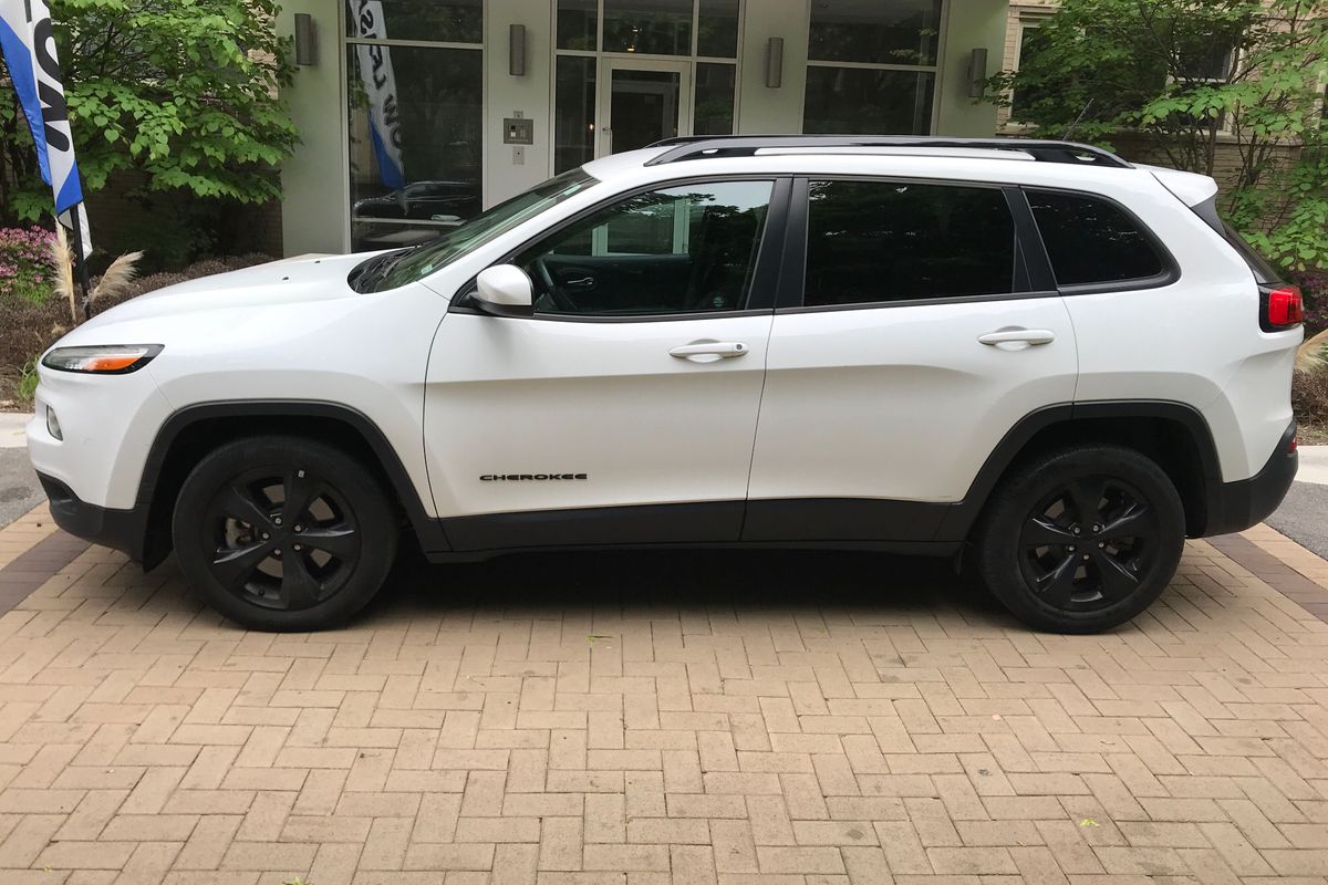 2015 Jeep Cherokee Latitude Sport Utility 4D for Sale (34,897 miles ...